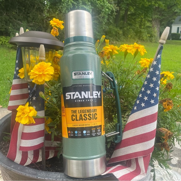 Stanley | Dining | Stanley Classic 1 Qt Vacuum Bottle Keeps Drinks Hot ...